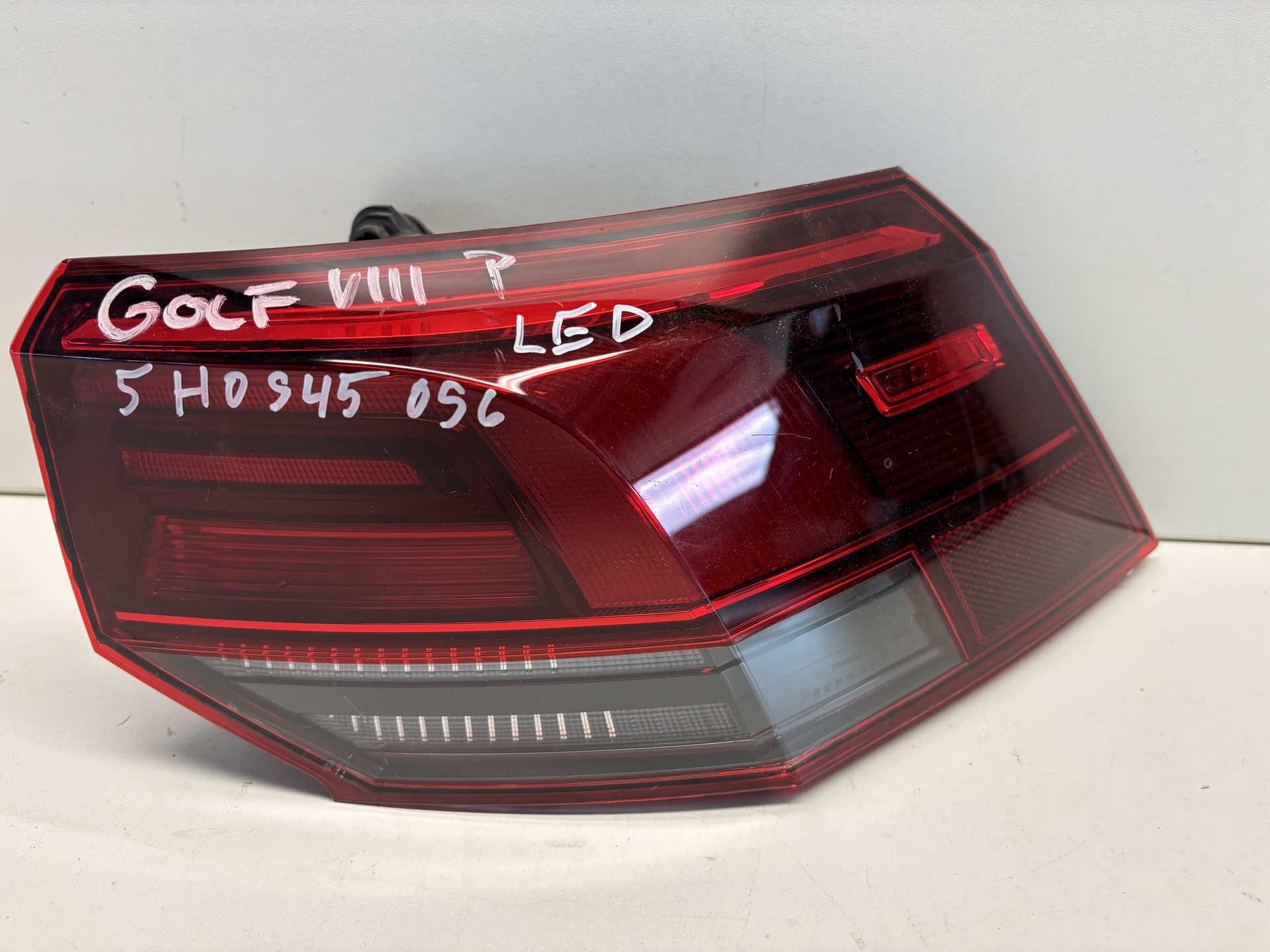 Pravá zadní lampa VW GOLF 8 LED 5H0945096C | CAR-PARTNER